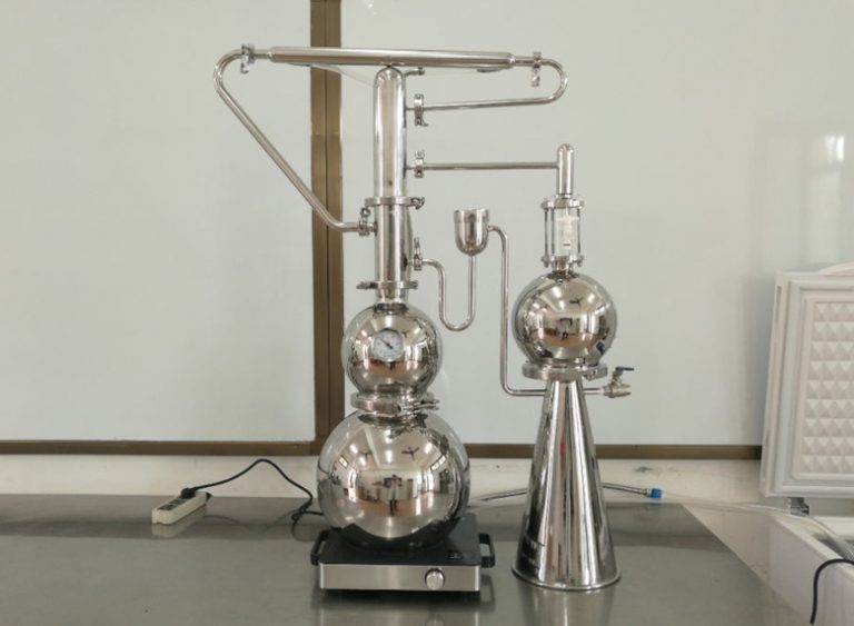 How To Make Essential Oils Using Steam Distillation | Essential oil ...